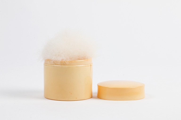 Policing the powder puff in 1930s London - The National Archives blog